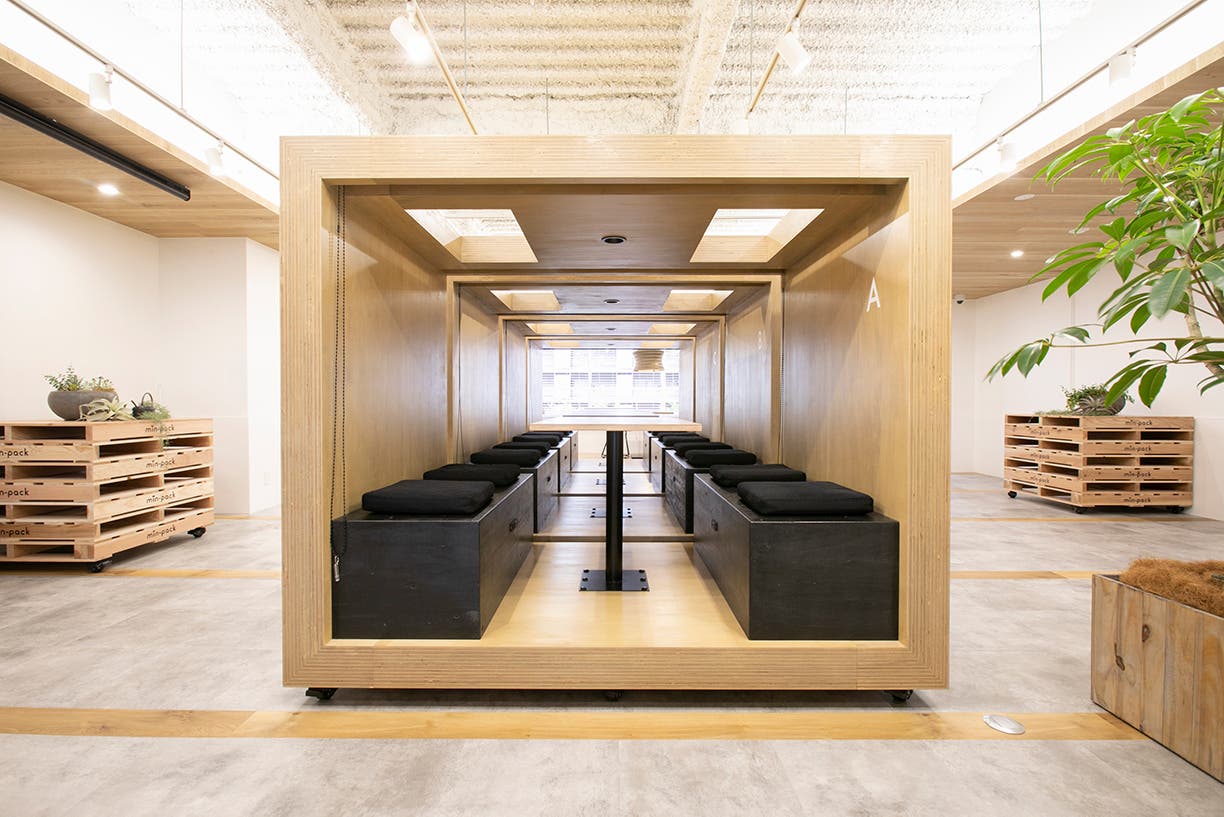 ［Personal Box A］最大4名様までご利用可能な半個室スペース。テレワークやミーティング、勉強などにも最適です。の写真5