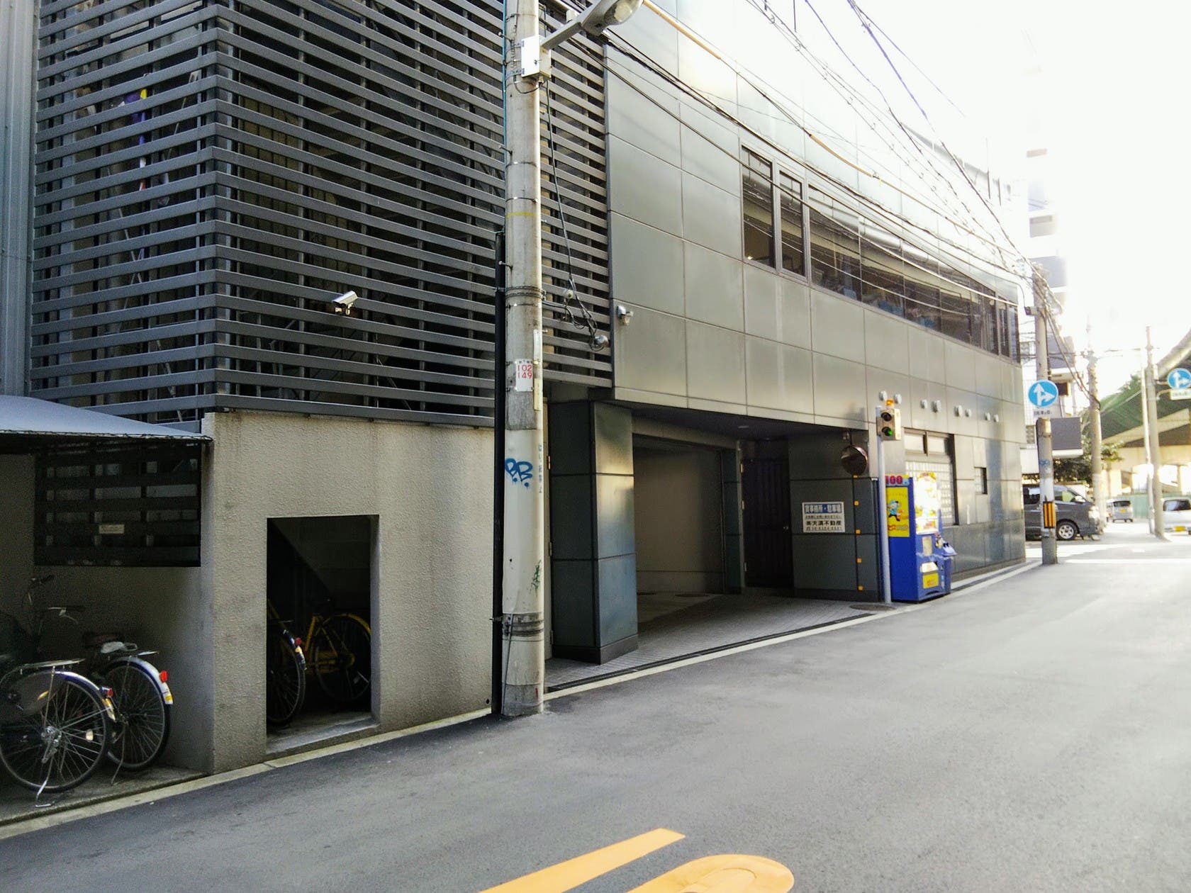 大阪・梅田周辺の高層ビル群をバックにした都会的なシーン撮影に最適なロケーション！の写真22