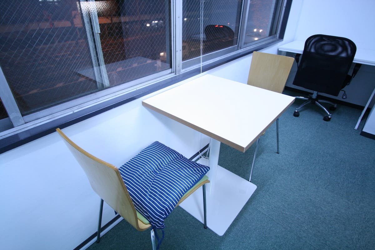 【品川駅徒歩3分！】3名様までの個室利用に！WiFi・モニター完備！エレベーターあり！土足OK！ふれあい貸し会議室 品川No24の写真8