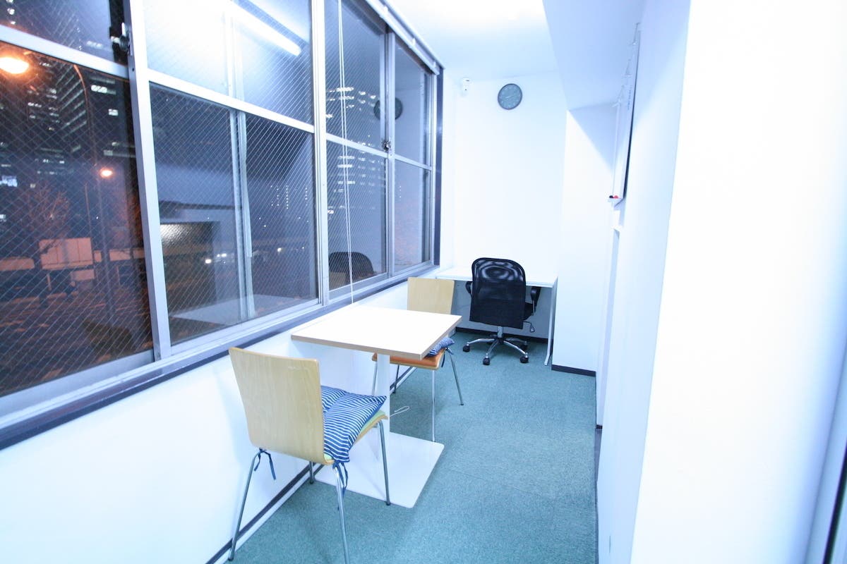 【品川駅徒歩3分！】3名様までの個室利用に！WiFi・モニター完備！エレベーターあり！土足OK！ふれあい貸し会議室 品川No24の写真9