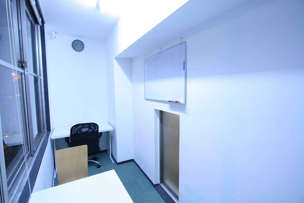 【品川駅徒歩3分！】3名様までの個室利用に！WiFi・モニター完備！エレベーターあり！土足OK！ふれあい貸し会議室 品川No24の写真11