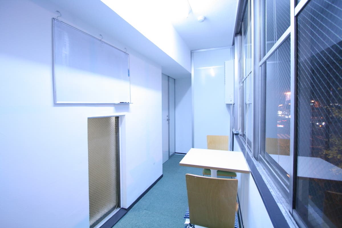 【品川駅徒歩3分！】3名様までの個室利用に！WiFi・モニター完備！エレベーターあり！土足OK！ふれあい貸し会議室 品川No24の写真12