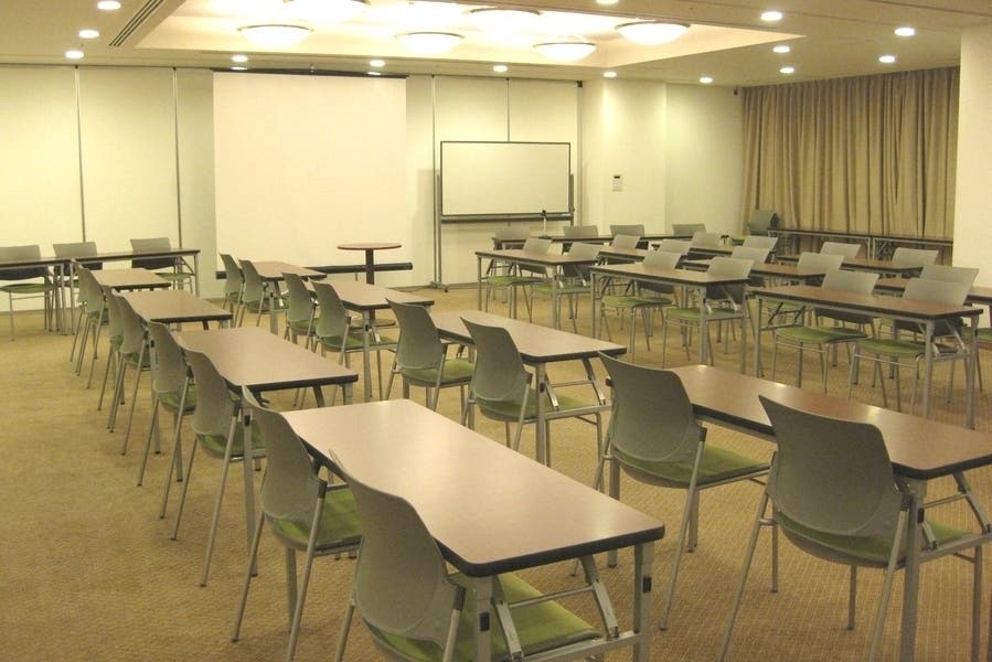 ハートンホール日本生命御堂筋ビル12F大規模セミナー展示会利用に！【マーガレット1+2】の写真1