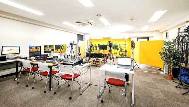 2つの背景 × 豊富なセット、個性あふれる撮影体験。中央区築地の配信スタジオの写真12