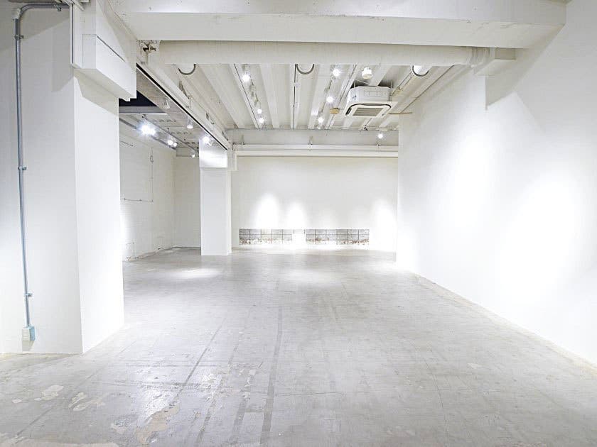 【B1F-B101】天井高約4mの開放感あふれる空間のスタジオ。心斎橋駅、本町駅すぐのレンタルスペース。【大阪市中央区】の写真8