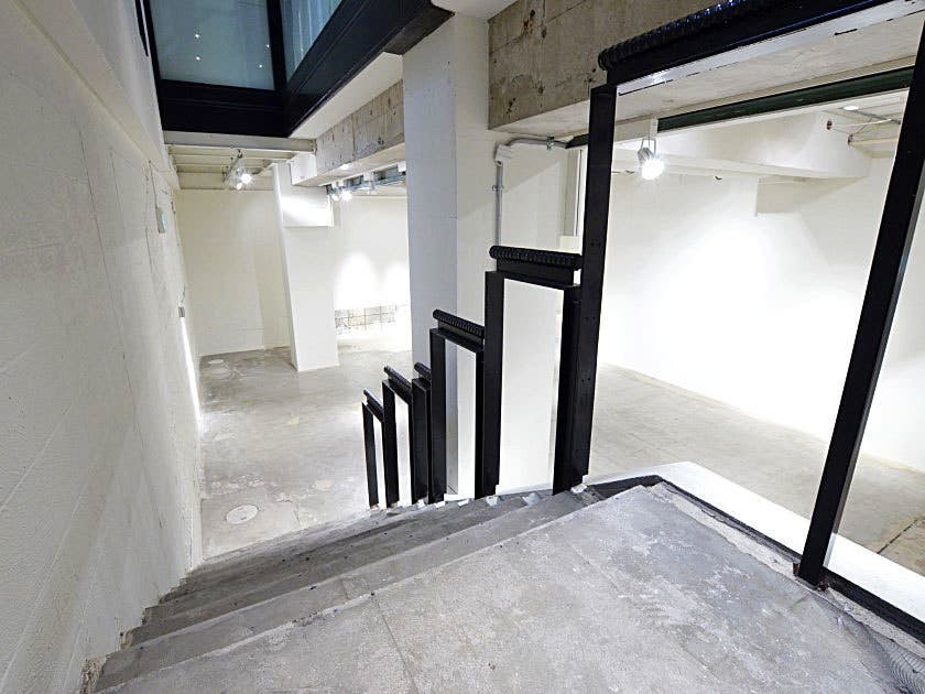 【B1F-ワンフロア】吹き抜け部分約7mの開放感あふれる空間のスタジオ。心斎橋駅、本町駅すぐのレンタルスペース。【大阪市中央区】の写真6