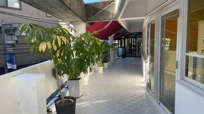 【参宮橋徒歩1分】好立地の広々空間!イベント/撮影/会議/パーティ利用に。ウッド調のおしゃれスペース<革命と鍛錬>の写真8