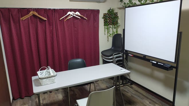 ≪ルームA≫小規模面接、女子会やパーティ!鍋パ、タコパ等調理可、ボードゲームパーティーゲーム充実なレンタルスペースの写真7