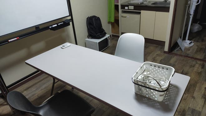 ≪ルームA≫小規模面接、女子会やパーティ!鍋パ、タコパ等調理可、ボードゲームパーティーゲーム充実なレンタルスペースの写真8