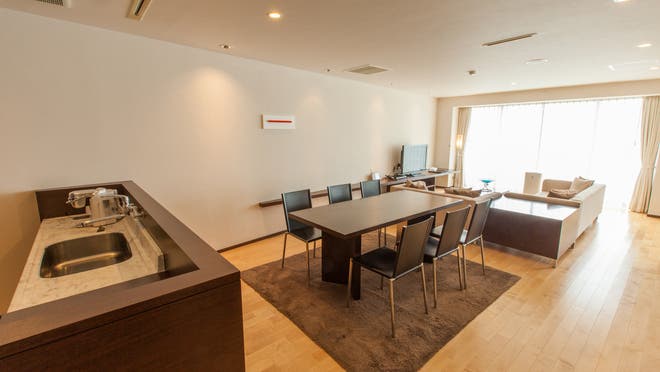 海を一望するスイートルーム 撮影・少人数セミナー・勉強会・ワークショプに最適の写真4