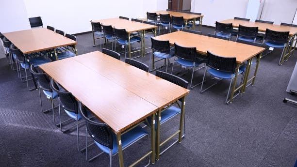 【池袋駅】レイアウト自在!様々なレイアウトに対応可。正方形の綺麗な形(RoomA:36名)の写真4