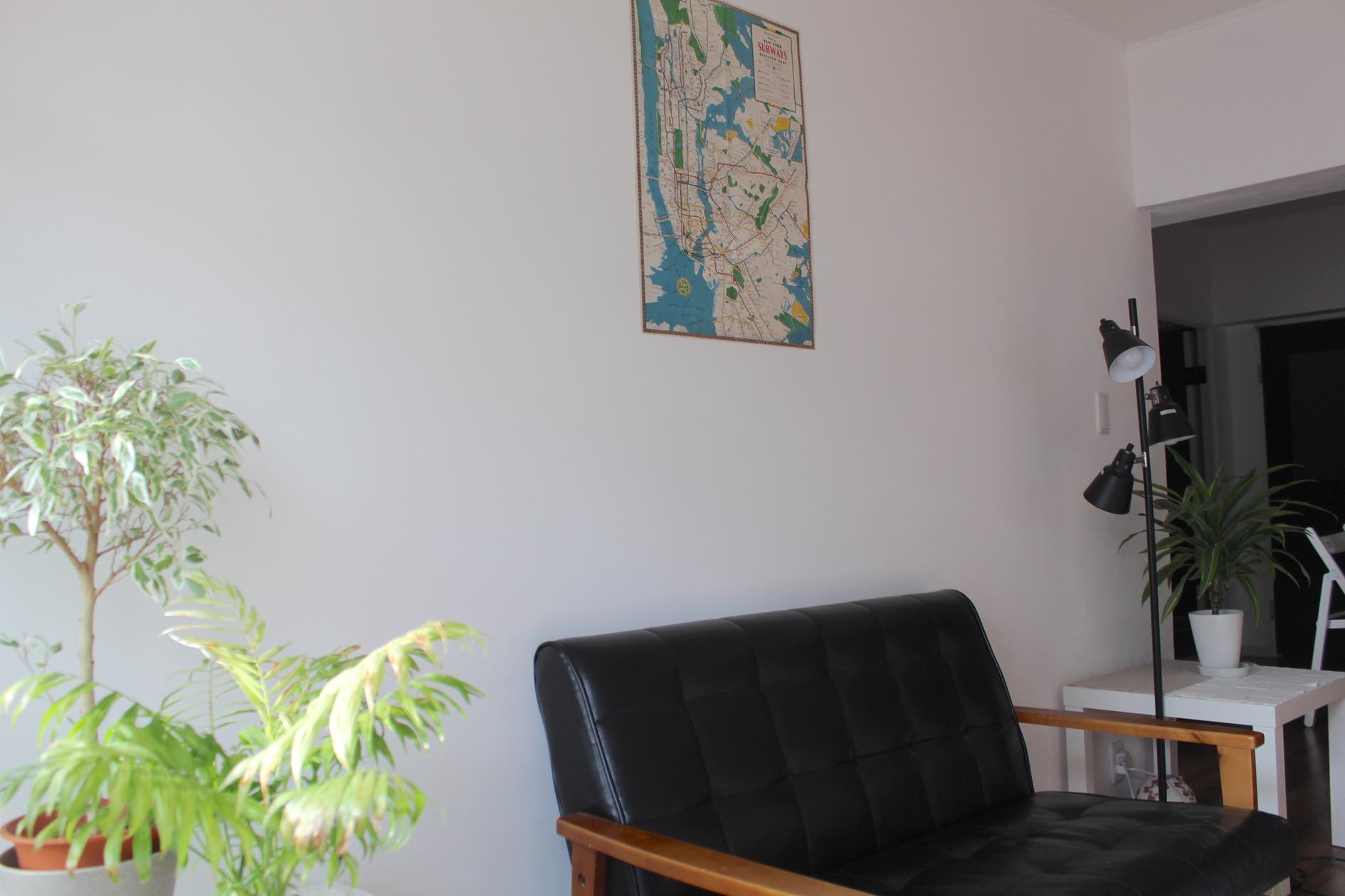 作り込み・長期間利用OK！アメリカ部屋風ハウススタジオ！自然光・壁白塗り・グリーン○！※現在家具なしの状態ですの写真17