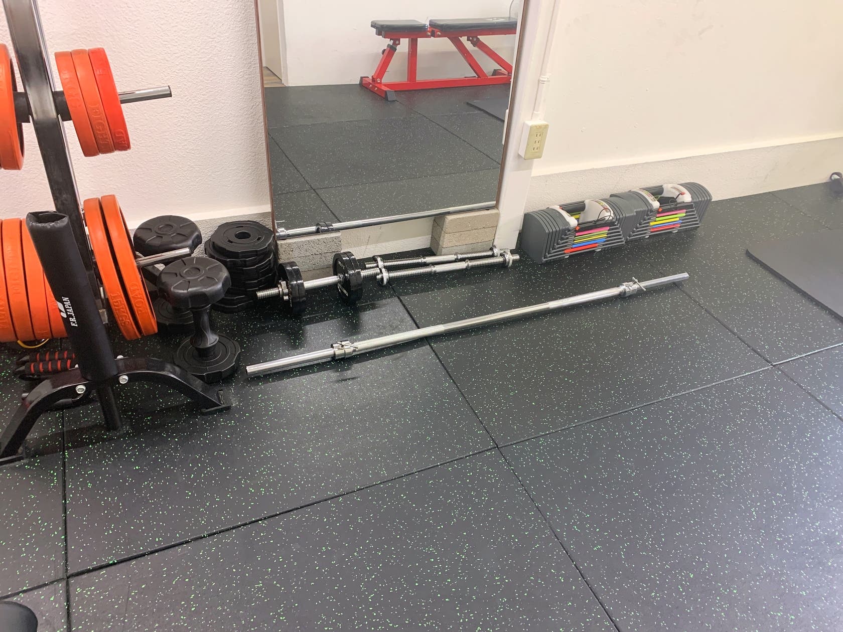 駅から徒歩二分の激チカ！当日予約可能、貸し切りであなただけのジムにも!トレーナーのパーソナル指導にもの写真9