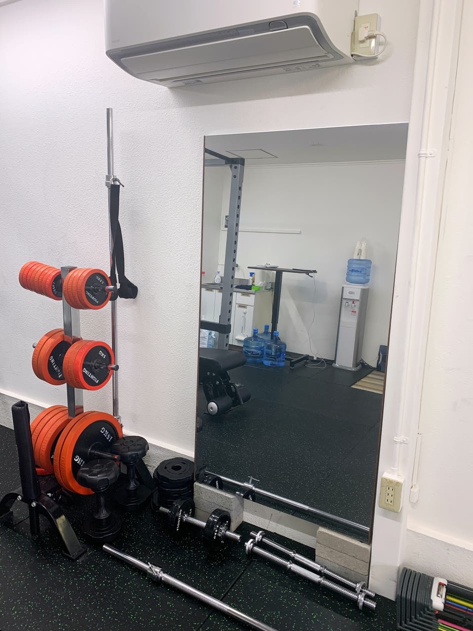 駅から徒歩二分の激チカ！当日予約可能、貸し切りであなただけのジムにも!トレーナーのパーソナル指導にもの写真10