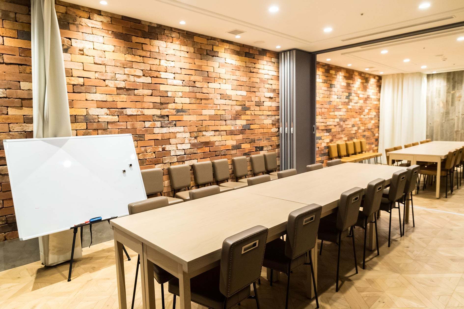 【渋谷駅5分】会議/ワークショップ/勉強会/セミナー等OK!結婚式場を使用したシェアオフィスの貸し会議室✨の写真8