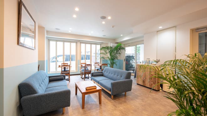 【初台駅2分おしゃれ海カフェ】撮影、配信(youtube/テレビ/映画)等実績多数。駐車場有。待機、メイクにホテル部屋使用も可の写真5