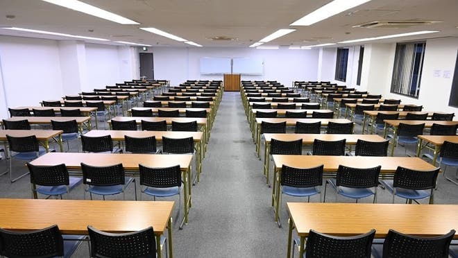 アクセス良好!最大148名収容の広々大会議室!!の写真3