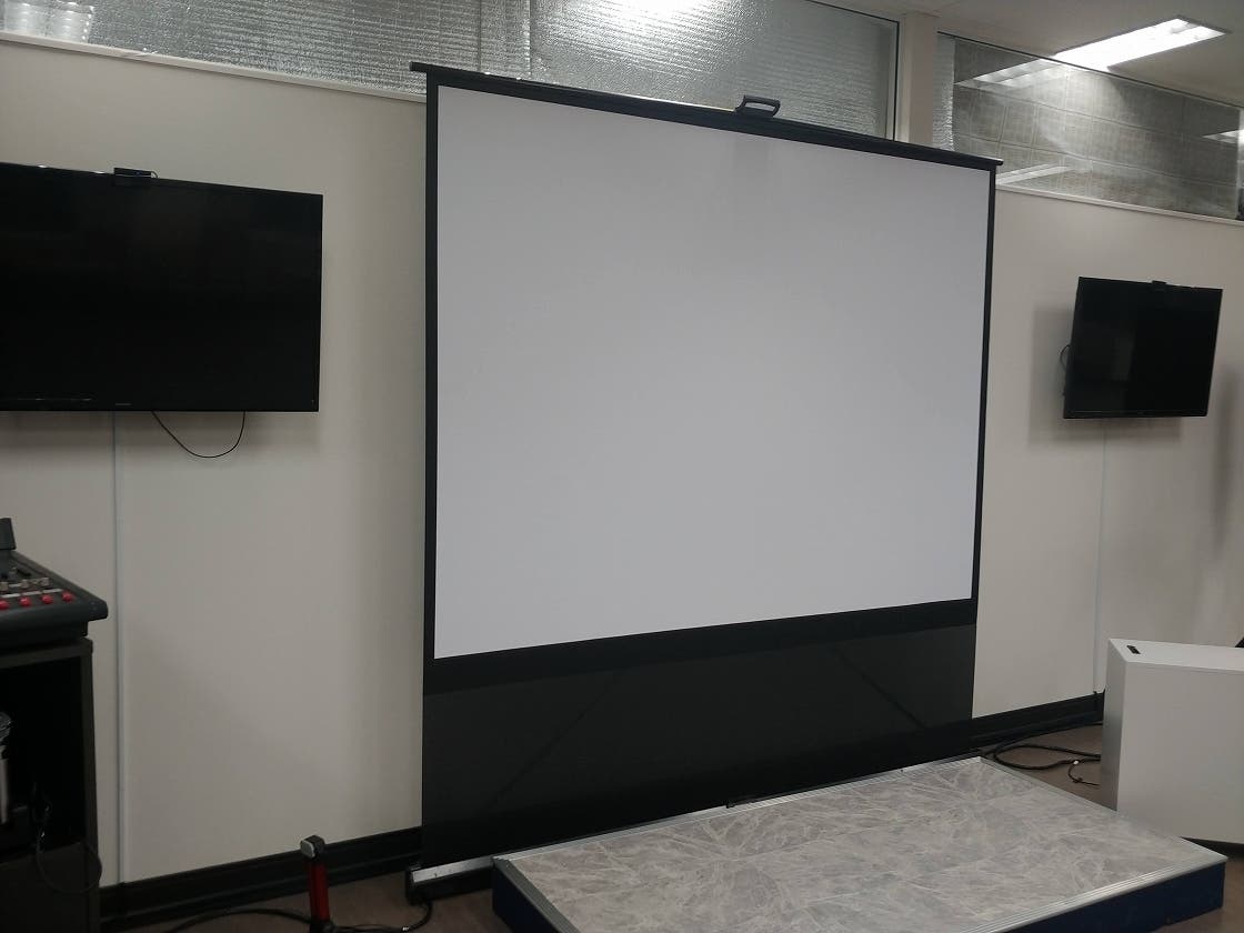 プロジェクタースクリーンの画像1