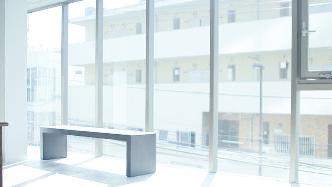 渋谷OZstudioガラス張りの白い空間の写真19