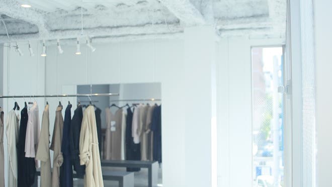 渋谷OZstudioガラス張りの白い空間の写真21