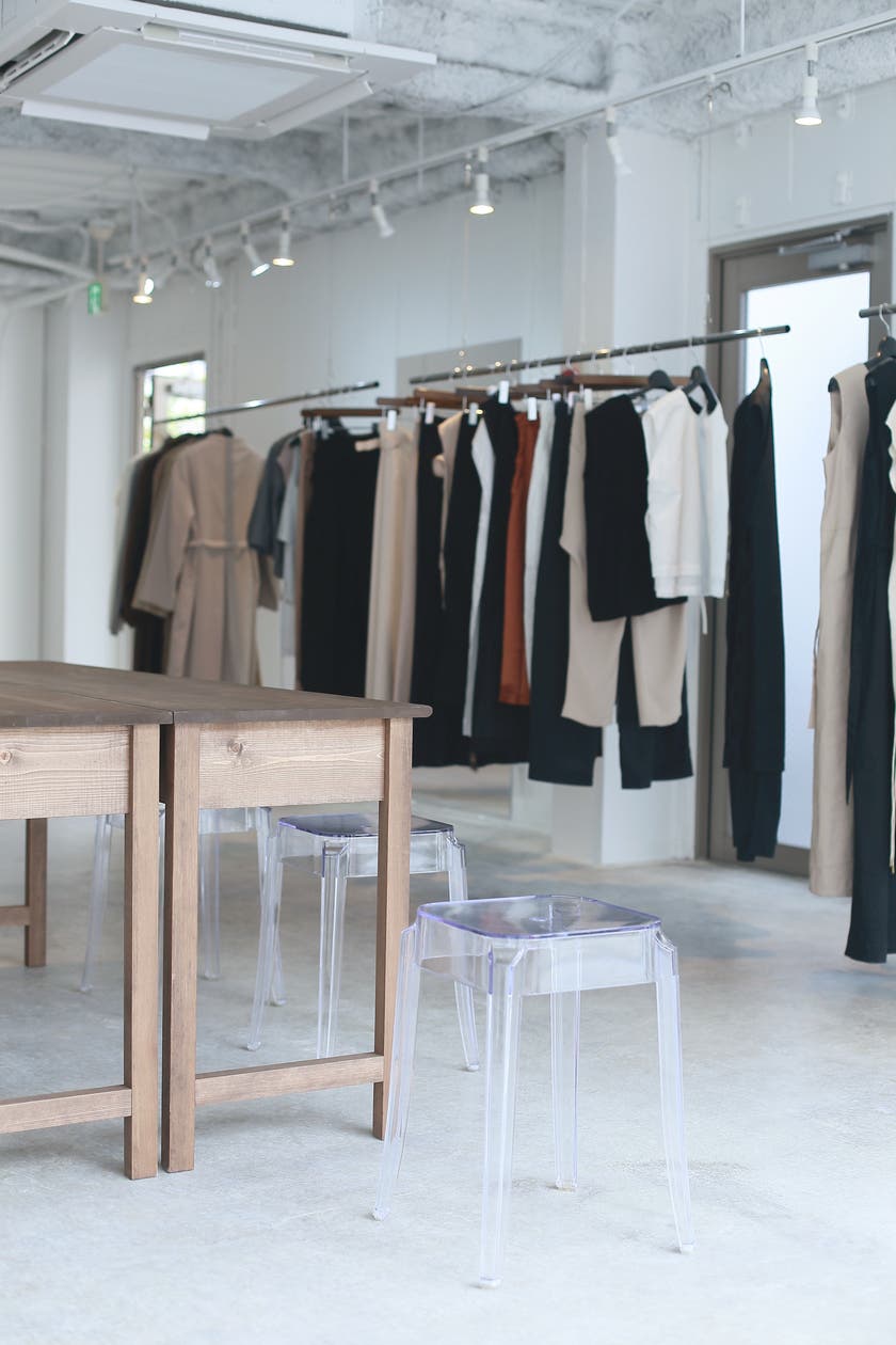 渋谷OZstudioガラス張りの白い空間の写真10