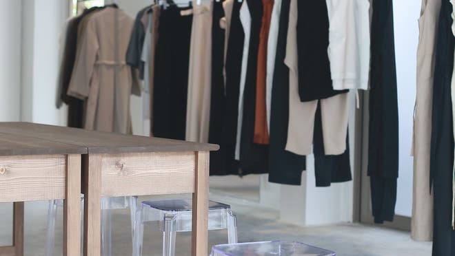 渋谷OZstudioガラス張りの白い空間の写真10