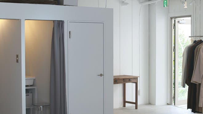 渋谷OZstudioガラス張りの白い空間の写真16