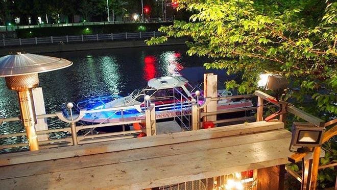 ✨桟橋付きテラスで非日常空間✨【貸切BBQ】Lounge CRIB★本格的BBQ!テラスには可動式の屋根があり雨天も安心‼の写真10