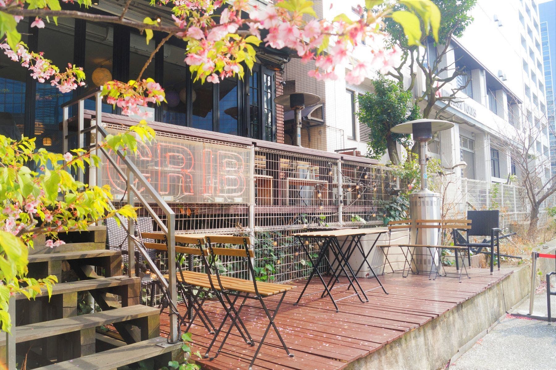 ✨桟橋付きテラスで非日常空間✨【貸切BBQ】Lounge CRIB★本格的BBQ！テラスには可動式の屋根があり雨天も安心‼の写真9