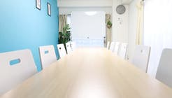 ★【赤羽5分】明るくお洒落。窓有り換気可能。高速WiFi!テレワーク、会議、レッスン等(最大16名・Room A)の写真2