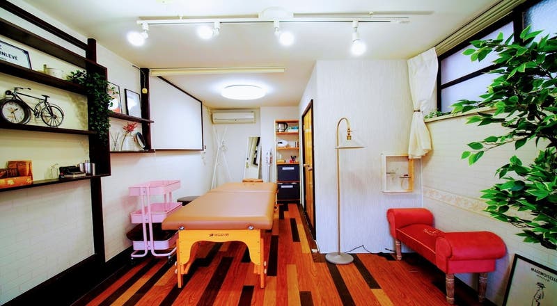 完全個室のレンタルサロンRUE(ﾙｴ)大塚🌿駅６分🚶池袋駅から1駅｜施術補助クッション｜電気式毛布｜ジェルネイル