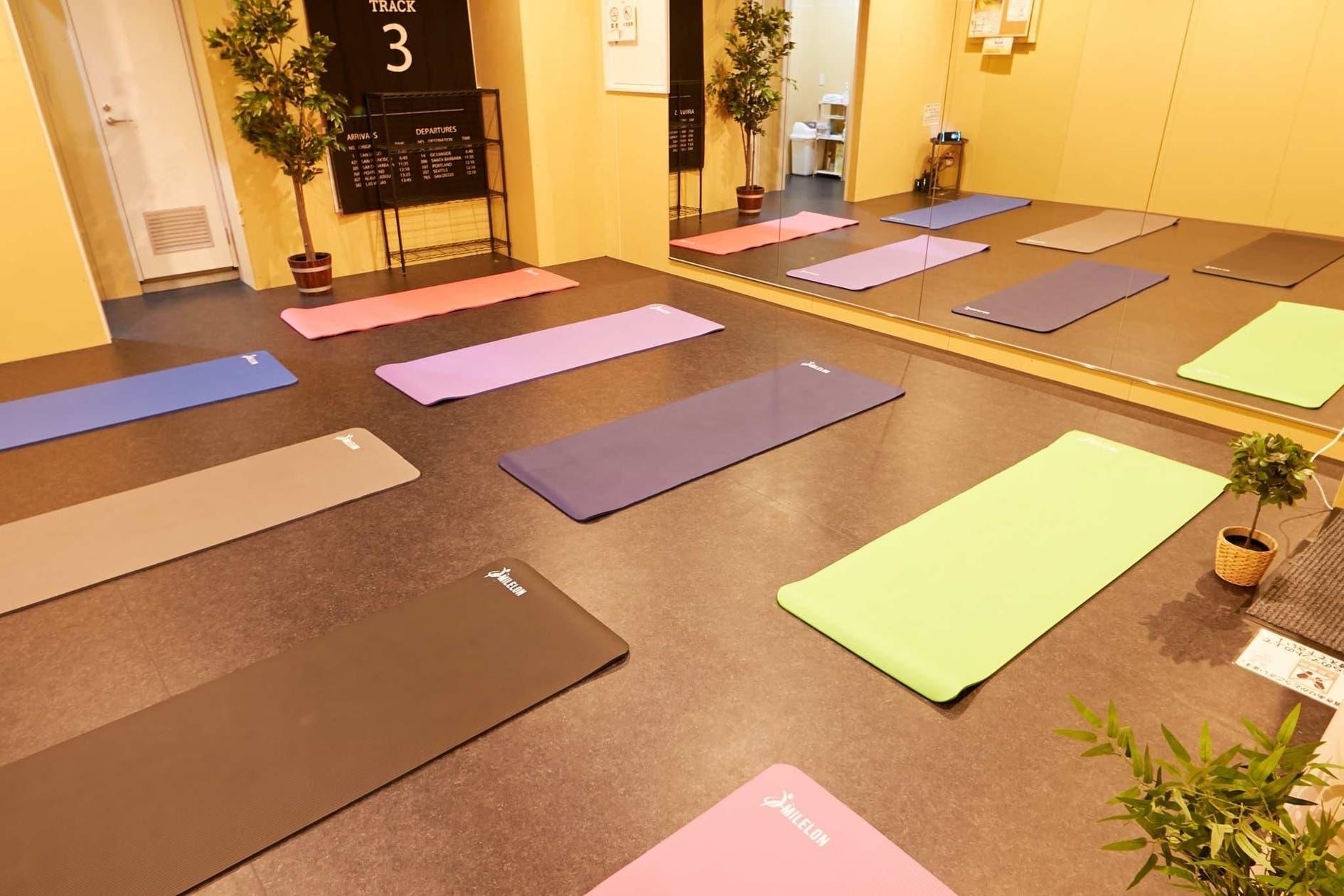 【難波駅から徒歩5分】ダンスができるスタジオ【ヨガ】【撮影】【演劇の稽古】【ウォーキングレッスン】によく使われます♪の写真5