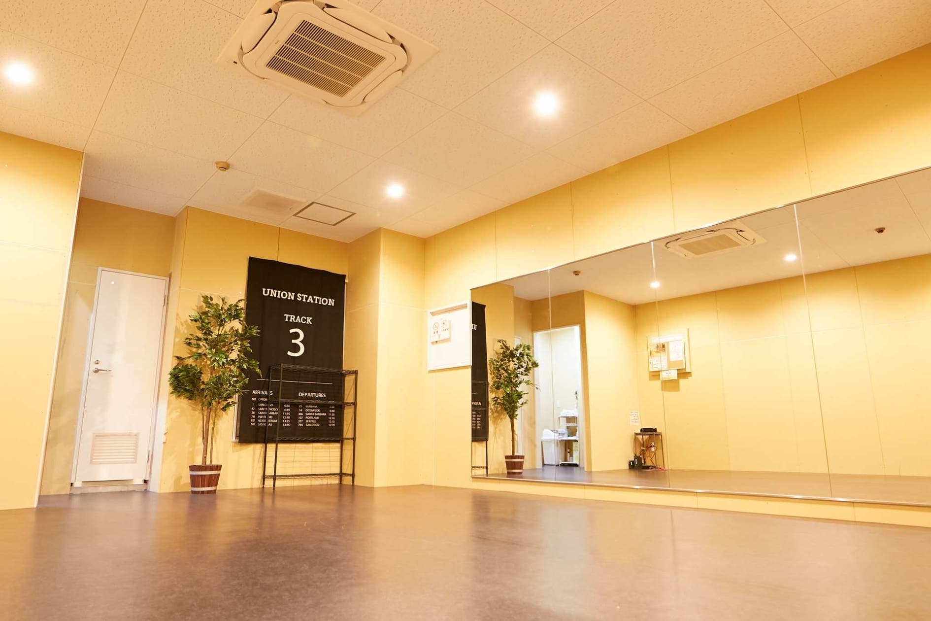 【難波駅から徒歩5分】ダンスができるスタジオ【ヨガ】【撮影】【演劇の稽古】【ウォーキングレッスン】によく使われます♪の写真9