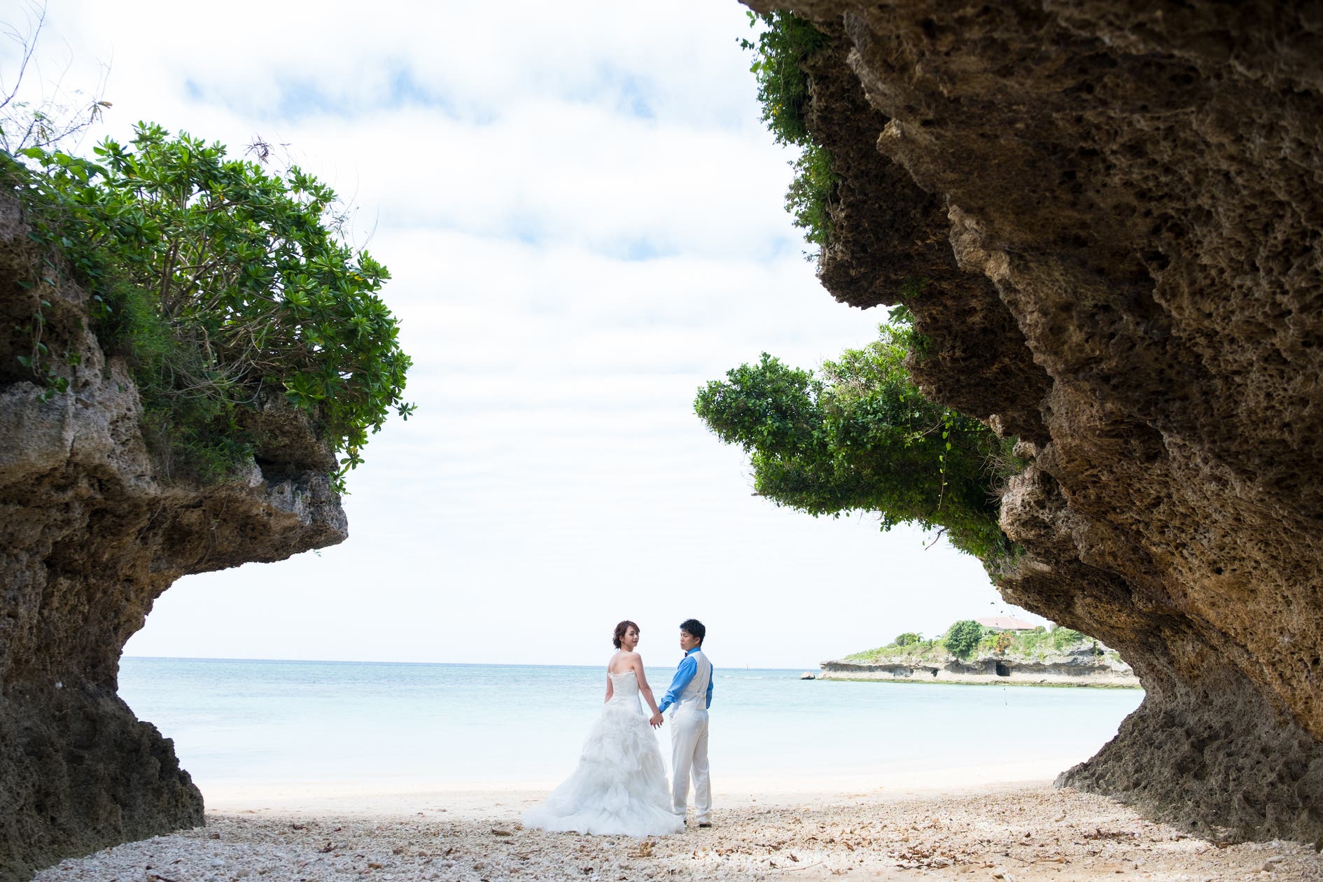 【個人も法人も歓迎】ウェディングサロンレンタル！衣装レンタル料金も可能♪セルフウェディング撮影に最適の写真9