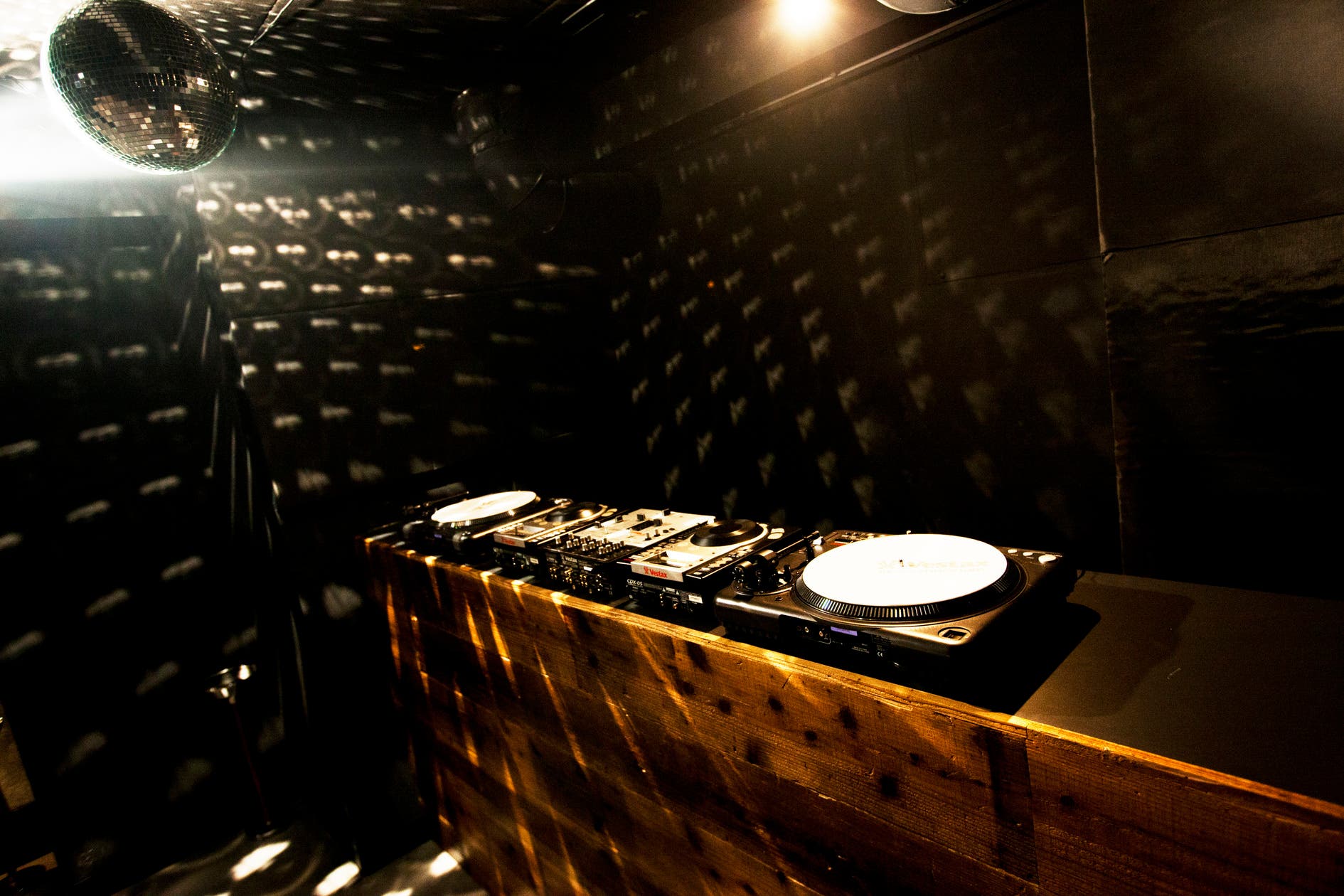 完全防音、100平米超えのイベントスペース各種催し、楽器演奏、軽飲食、フィットネス教室としても利用可の写真6