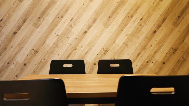 ★【赤羽5分】明るくお洒落。窓有り換気可能。高速WiFi!テレワーク、会議、レッスン等。貸会議室(最大6名・Room B)の写真3