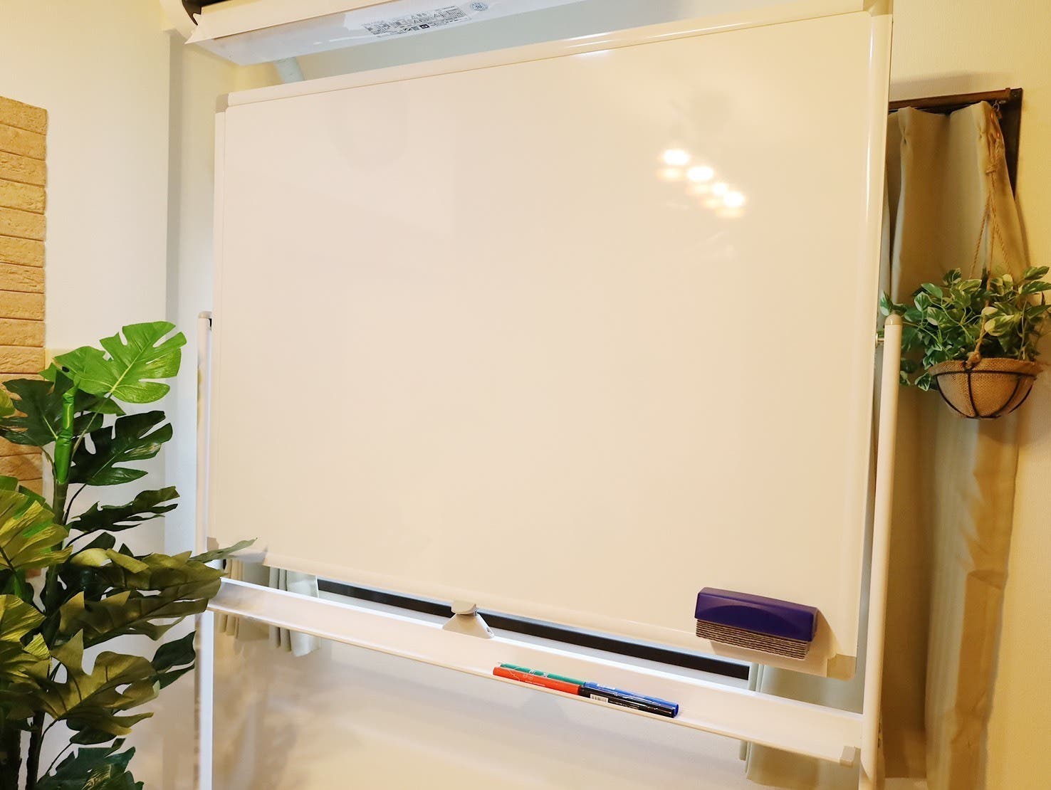 ★【赤羽5分】明るくお洒落。窓有り換気可能。高速WiFi！テレワーク、会議、レッスン等。貸会議室（最大6名・Room B）の写真5