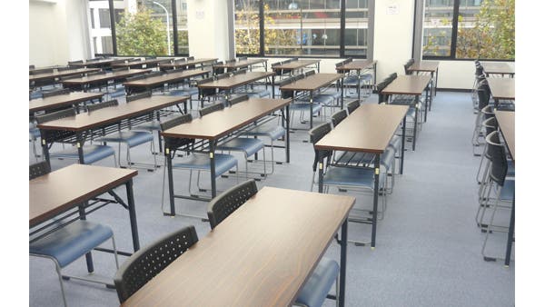 茅場町駅すぐ!アクセス最高96名収容の大会議室の写真3