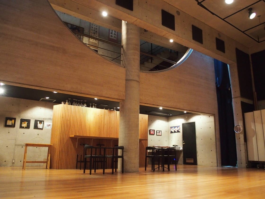 【下北沢】地下なのに高さ5.3m！？設備充実の半月型大ホールでコンサートはいかがでしょうか？の写真21