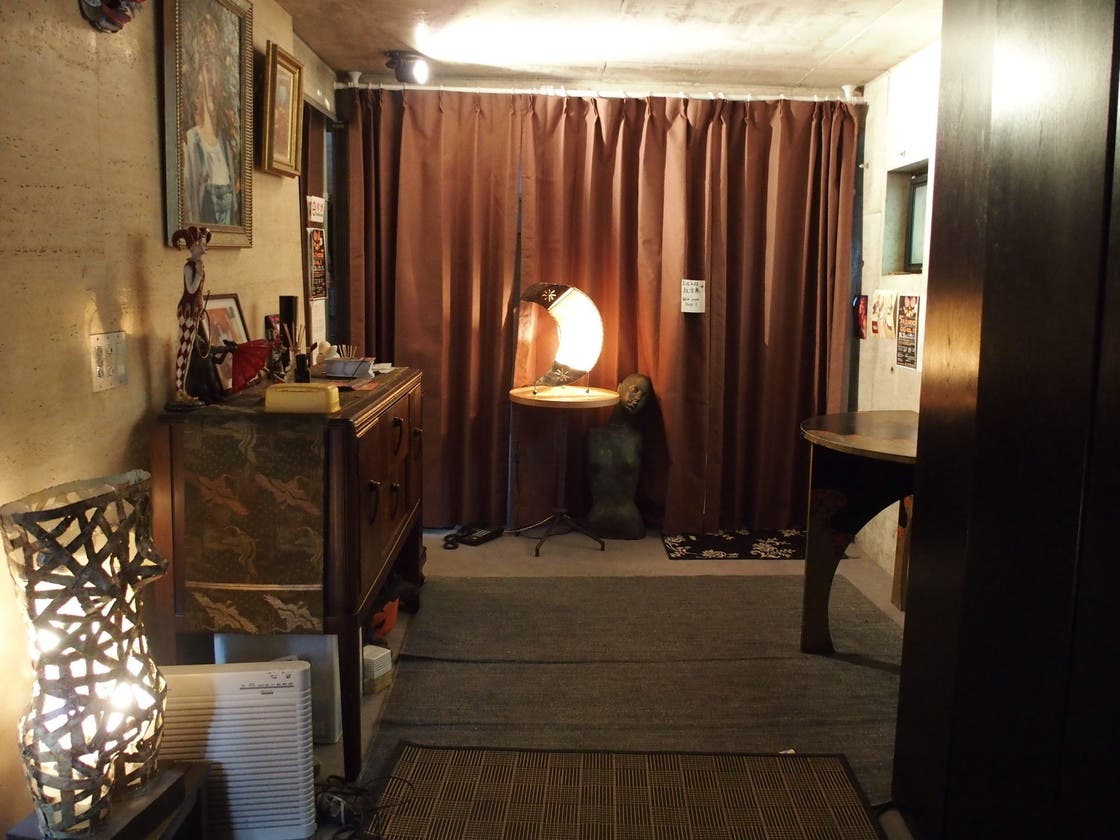 【下北沢】地下なのに高さ5.3m！？設備充実の半月型大ホールでコンサートはいかがでしょうか？の写真24