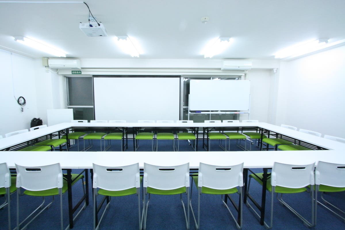 【渋谷駅徒歩1分！ヒカリエ隣！42名利用可！】プロジェクター・ホワイトボード・WiFi全て無料！ふれあい貸し会議室 渋谷No28の写真6