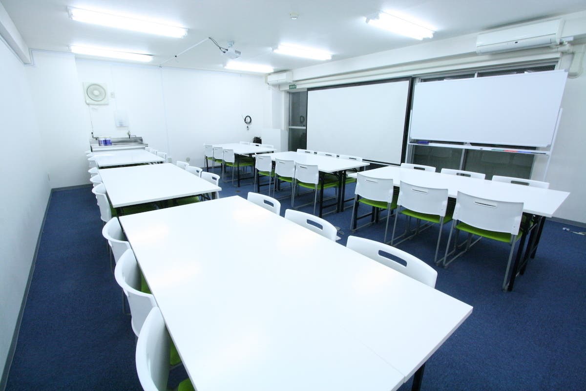 【渋谷駅徒歩1分！ヒカリエ隣！42名利用可！】プロジェクター・ホワイトボード・WiFi全て無料！ふれあい貸し会議室 渋谷No28の写真13