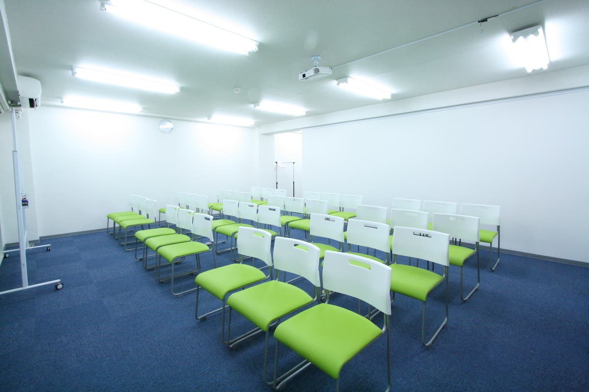 【渋谷駅徒歩1分！ヒカリエ隣！42名利用可！】プロジェクター・ホワイトボード・WiFi全て無料！ふれあい貸し会議室 渋谷No28の写真14