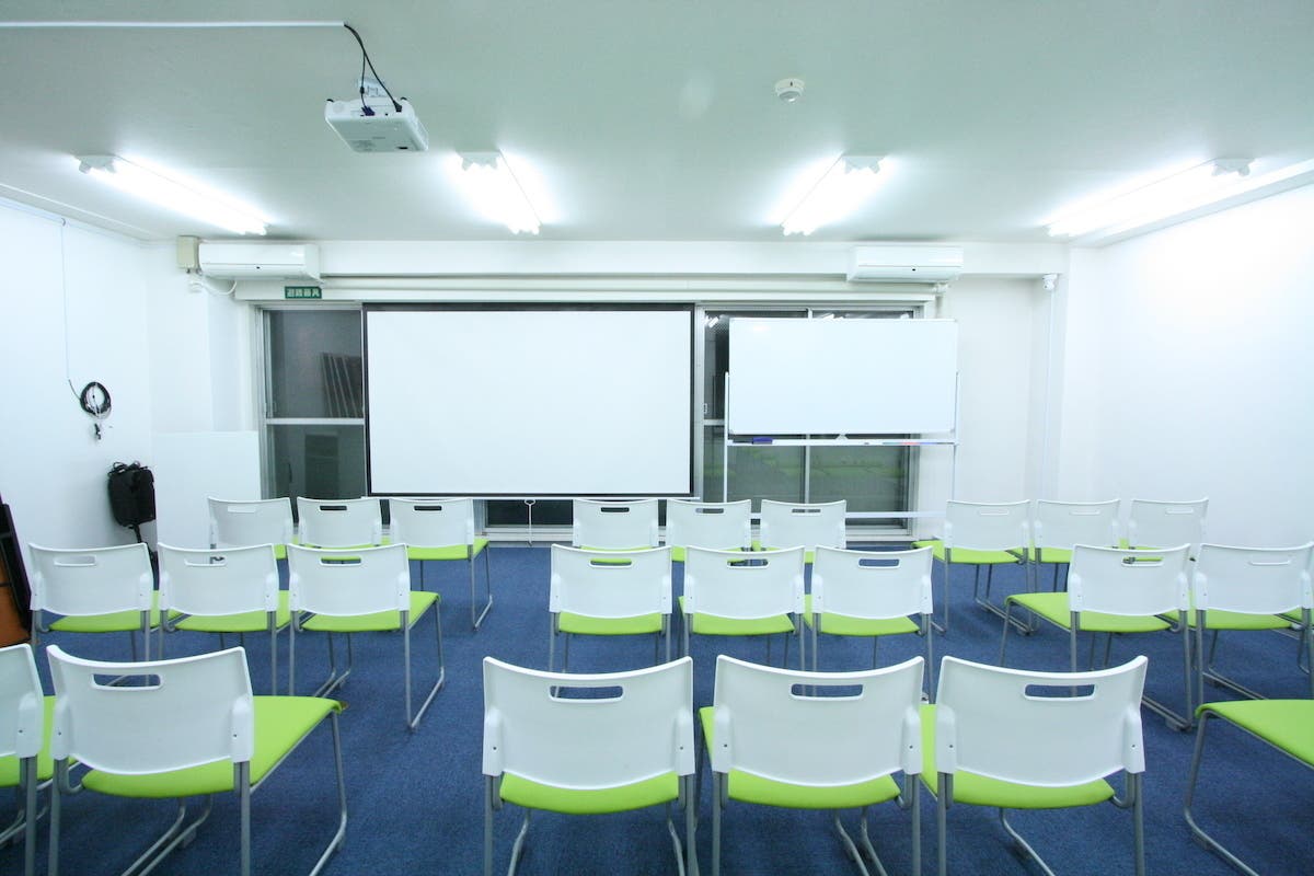 【渋谷駅徒歩1分！ヒカリエ隣！42名利用可！】プロジェクター・ホワイトボード・WiFi全て無料！ふれあい貸し会議室 渋谷No28の写真16