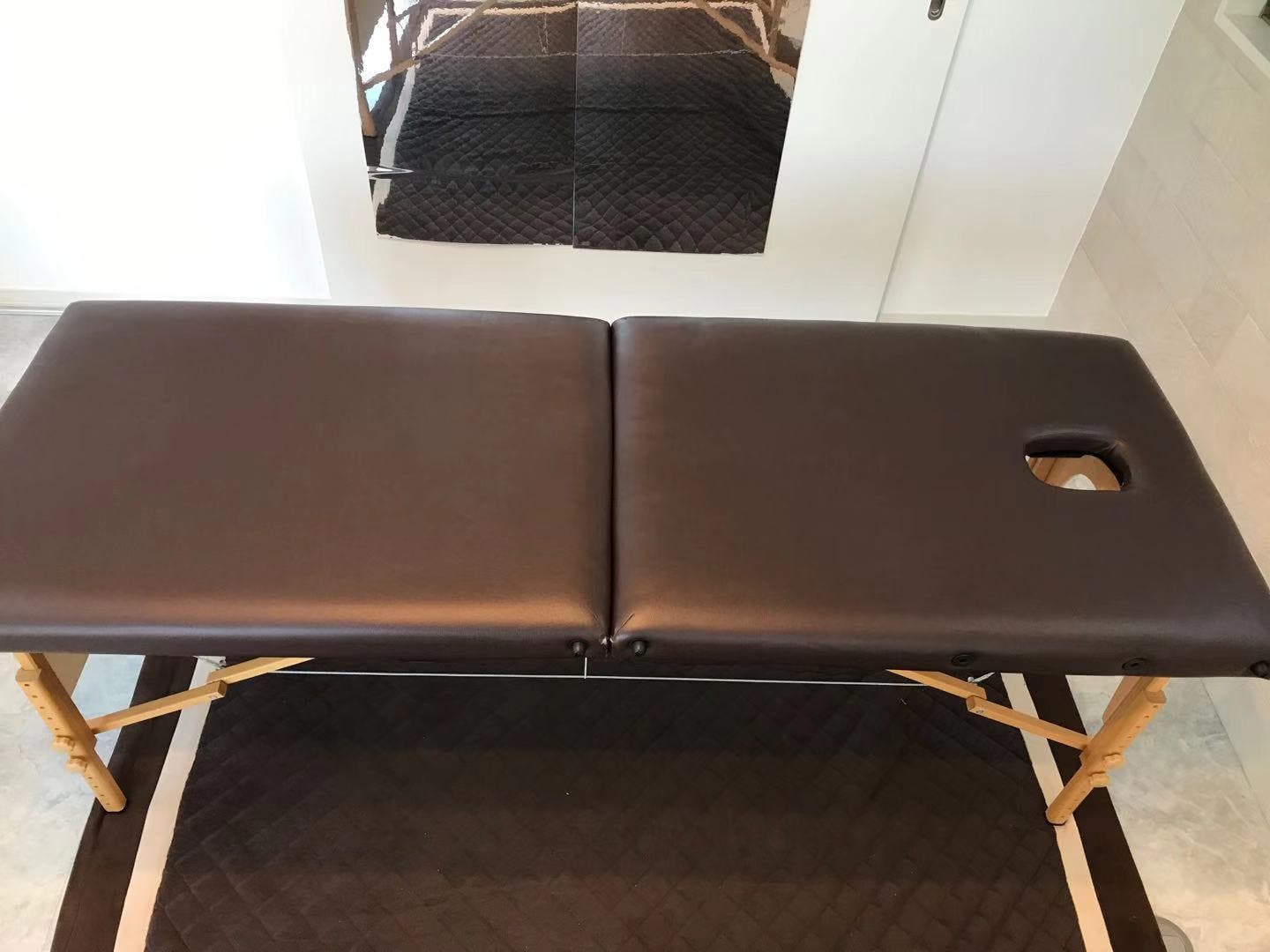 施術ベッドのレンタルの画像1