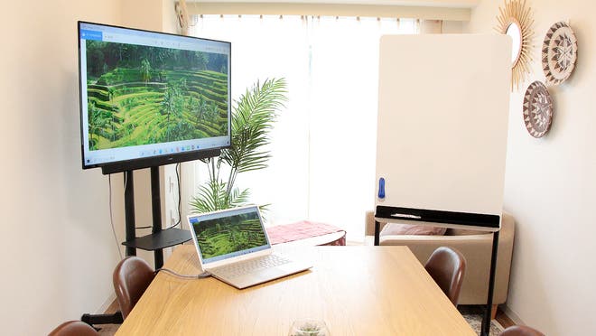 高田馬場🚉3分 ✨ 明るく清潔でお洒落⚡美容・セラピー・ボドゲ・ソロワークにも最適! 💻大型モニター、定期除菌の写真7