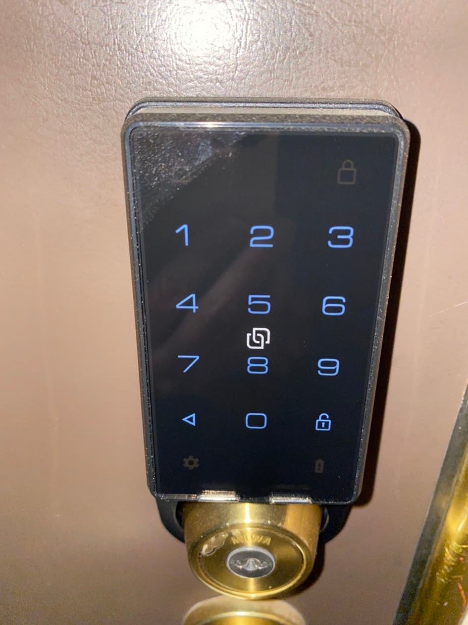 【代々木上原駅徒歩2分】パーソナルトレーナー注目！女性専用レンタルジム〈パワーラック/スミス/壁面鏡他〉水1人1本サービス有の写真9