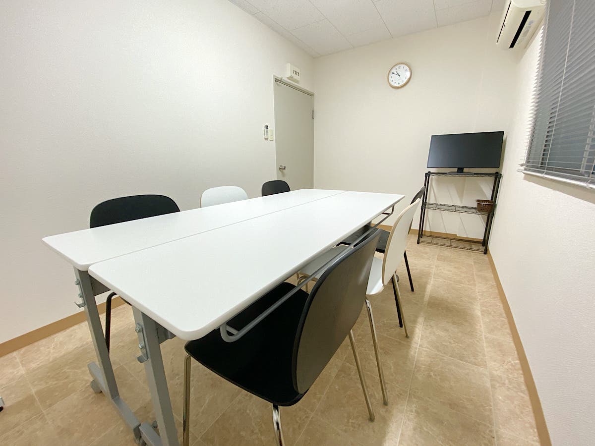 グランフロントすぐそば【大阪駅３分】《うめきた３０８》／モニター設置／Wi-Fi(光回線) ／格安／テレワーク／Web面接の写真3