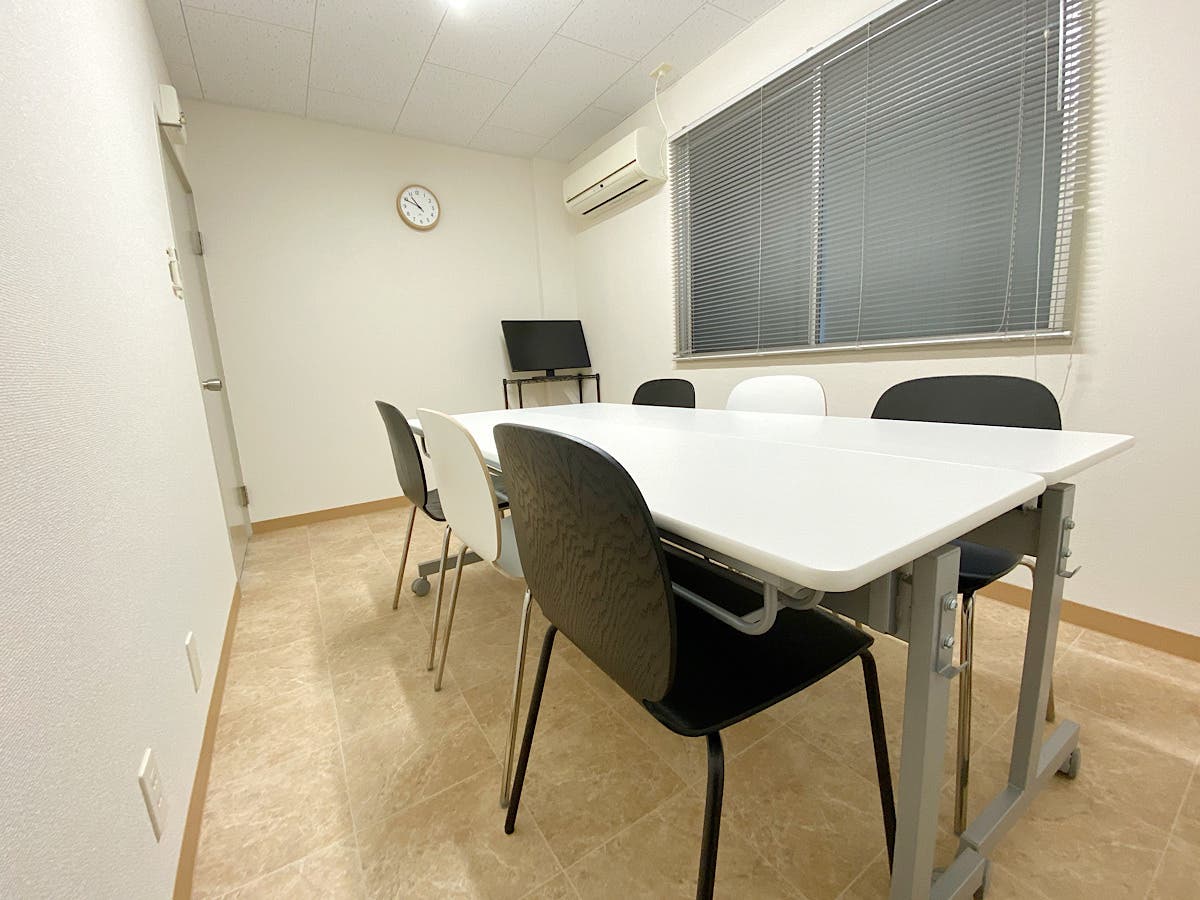 グランフロントすぐそば【大阪駅３分】《うめきた３０８》／モニター設置／Wi-Fi(光回線) ／格安／テレワーク／Web面接の写真4