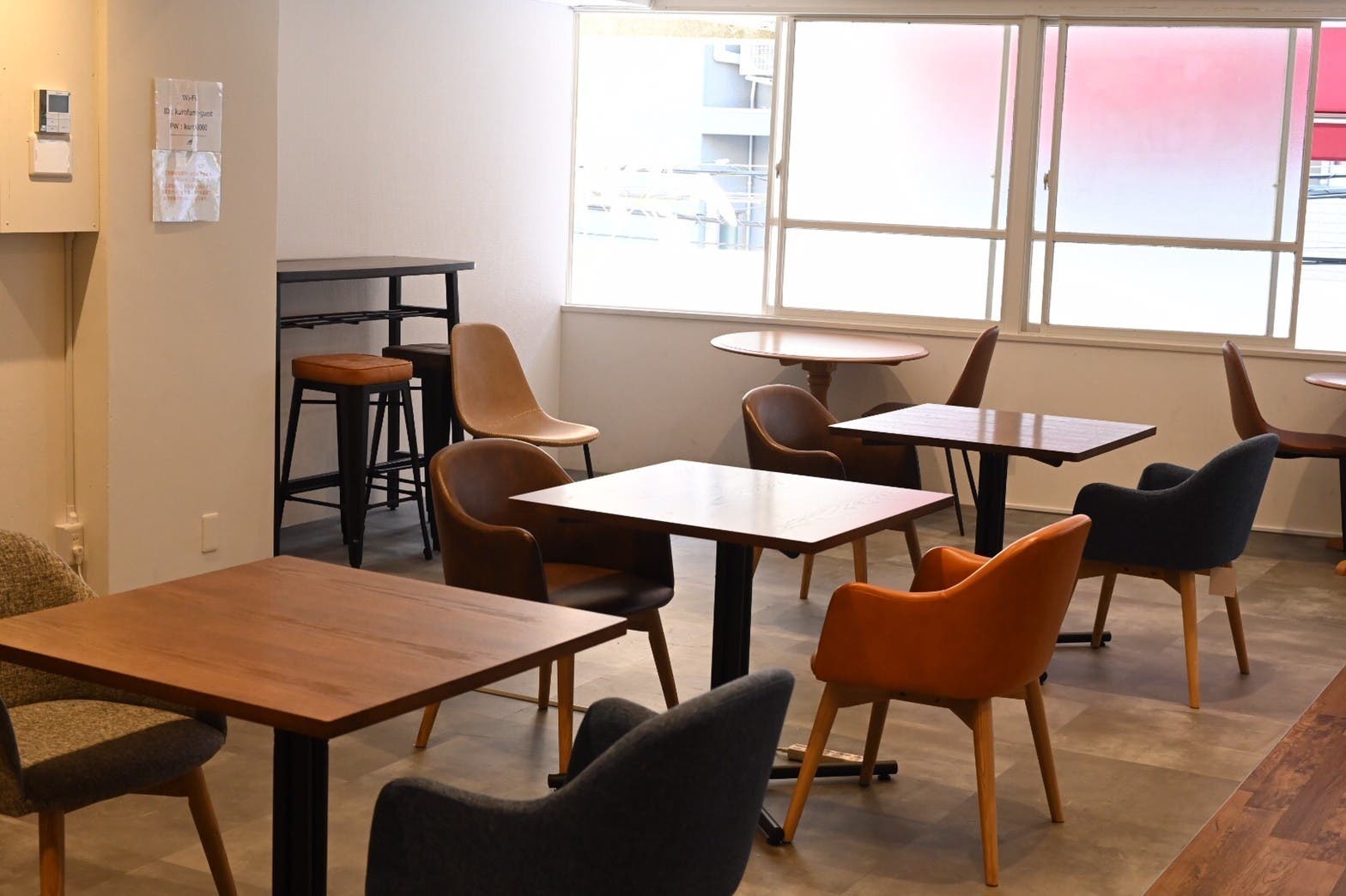 【参宮橋徒歩1分】好立地の広々空間！イベント/撮影/会議/パーティ利用に。ウッド調のおしゃれスペース<革命と鍛錬>の写真2